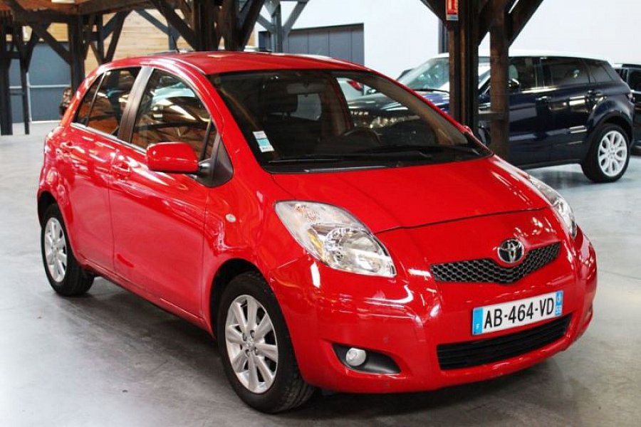 TOYOTA YARIS II 100 VVT-i berline Rouge occasion - 7 890 € - 47 000 km ...
